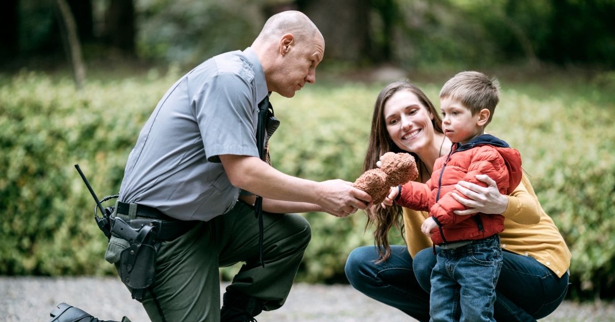 5 ways to help your autistic child be comfortable with first responders ...